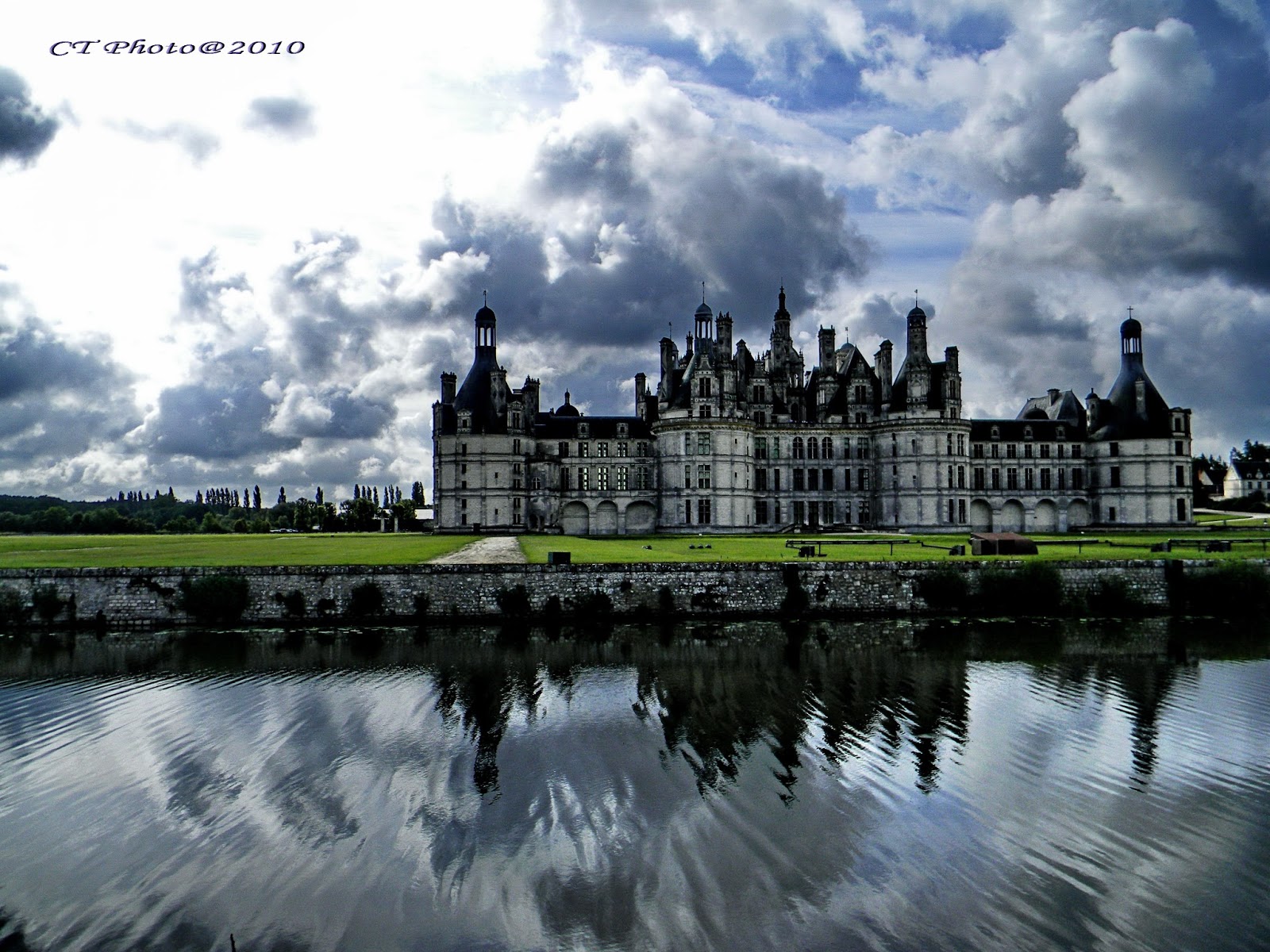 CĂLĂTORII: O zi pe Valea Loarei