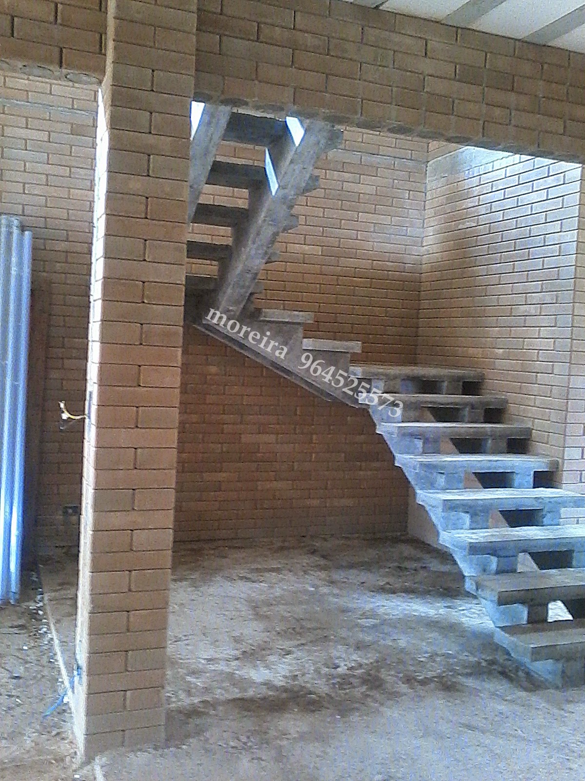 ESCADA DE CONCRETO : ESCADA COM 2 VIGAS