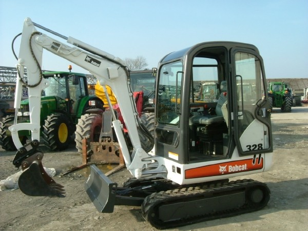 MiniExcavatoare BOBCAT 328D second hand vanzari 2.9t 2005 Pret 12.500 Euro