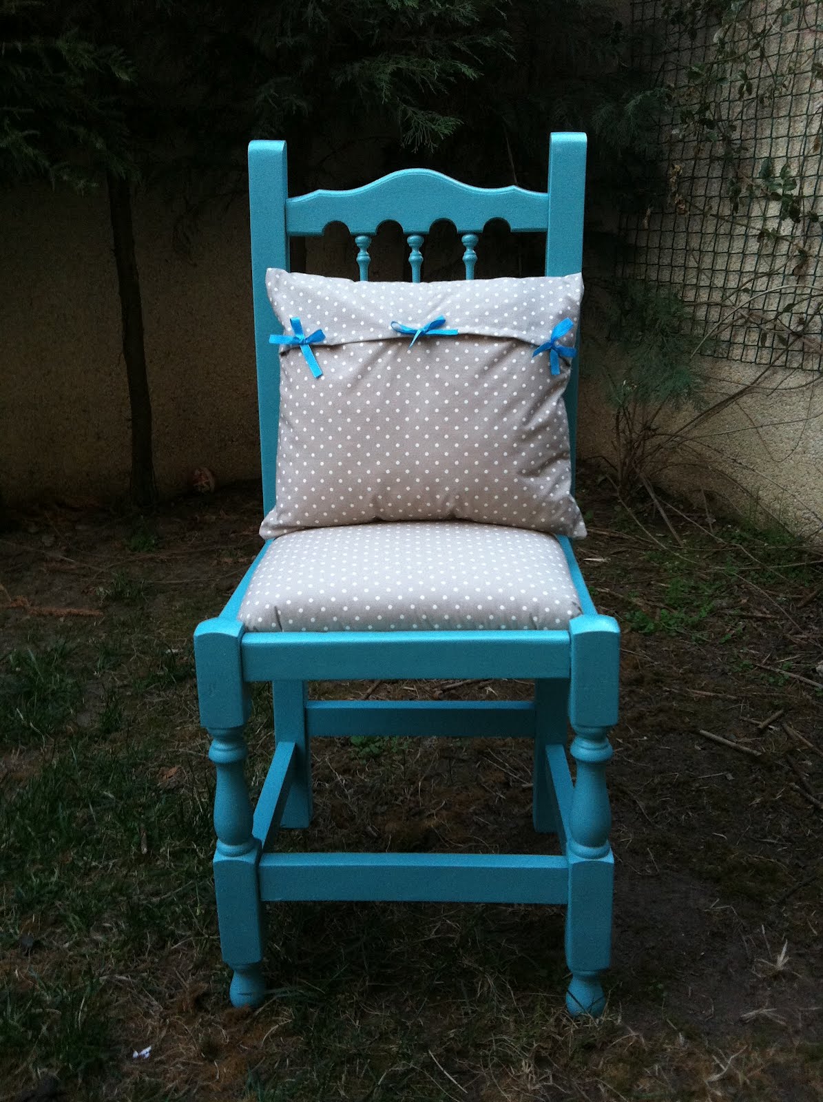 So Glittering: La Silla turquesa II