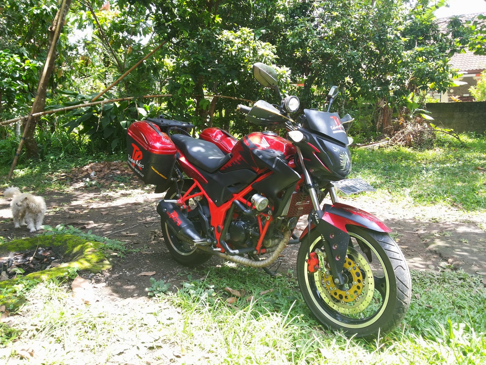 Moto Min: CB150R modifikasi Touring