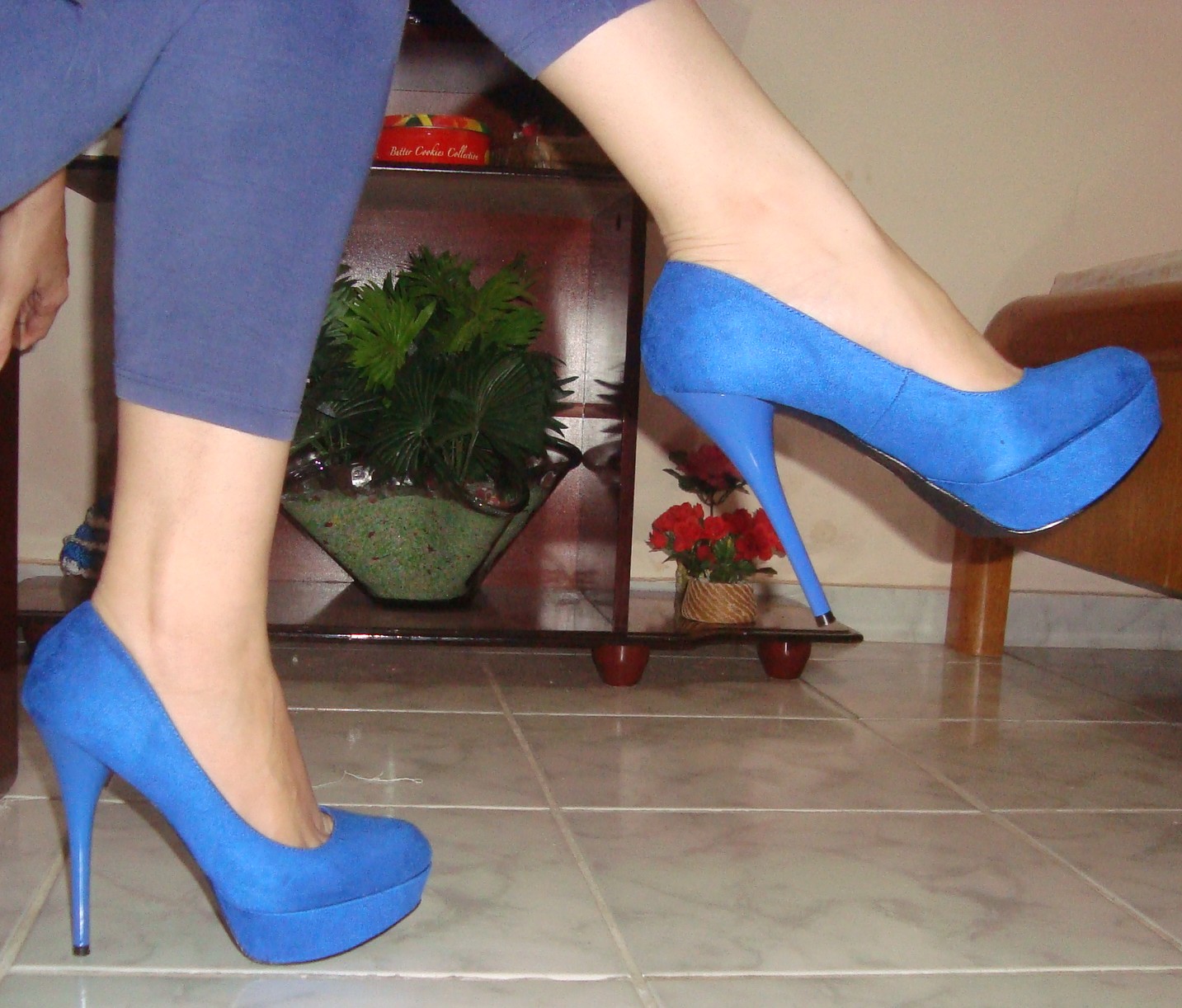 PURPURINA COM ROSA SHOCK: Scarpin Azul da Amy Club Wear