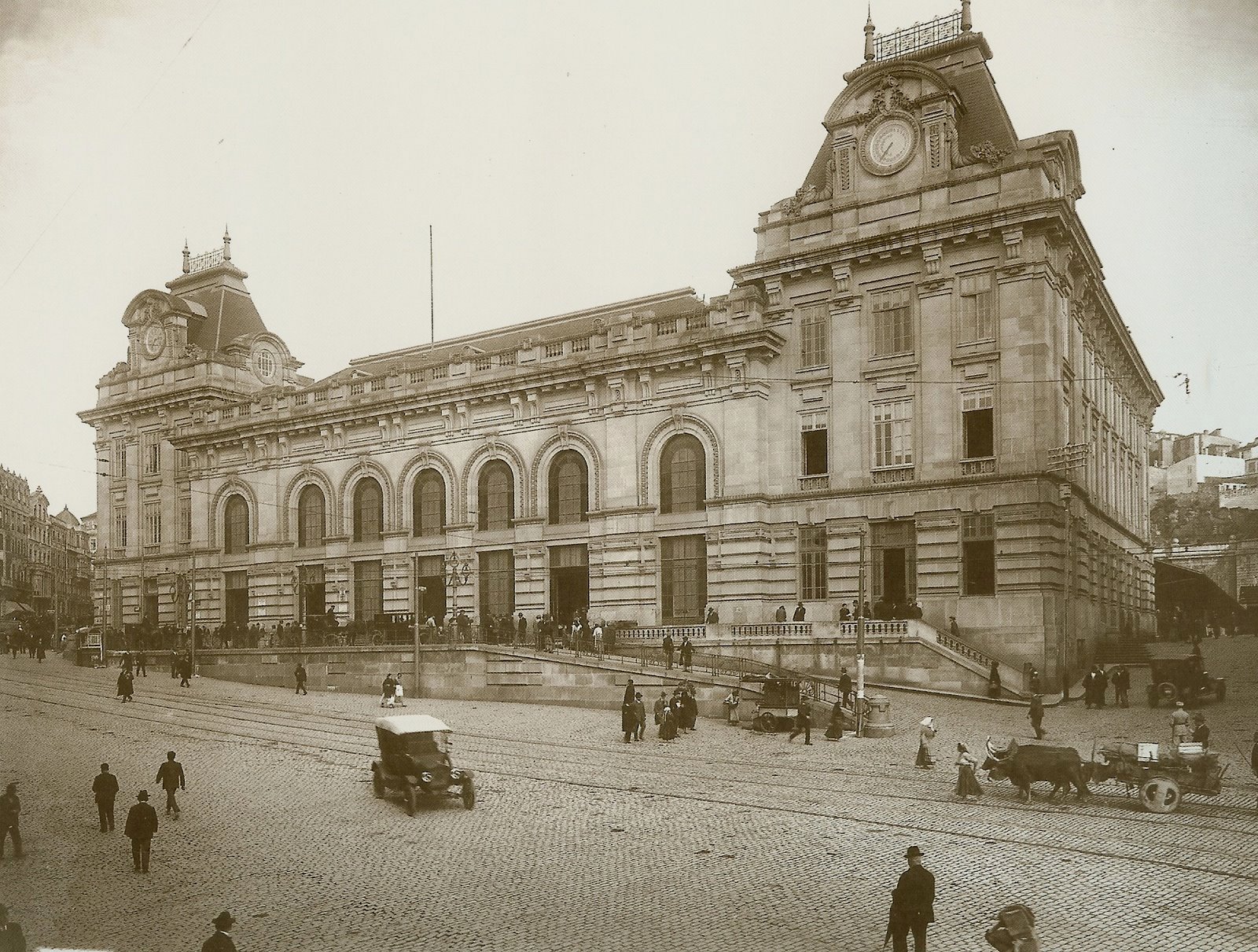MONUMENTOS DESAPARECIDOS: Estação de S. Bento no início do século XX.