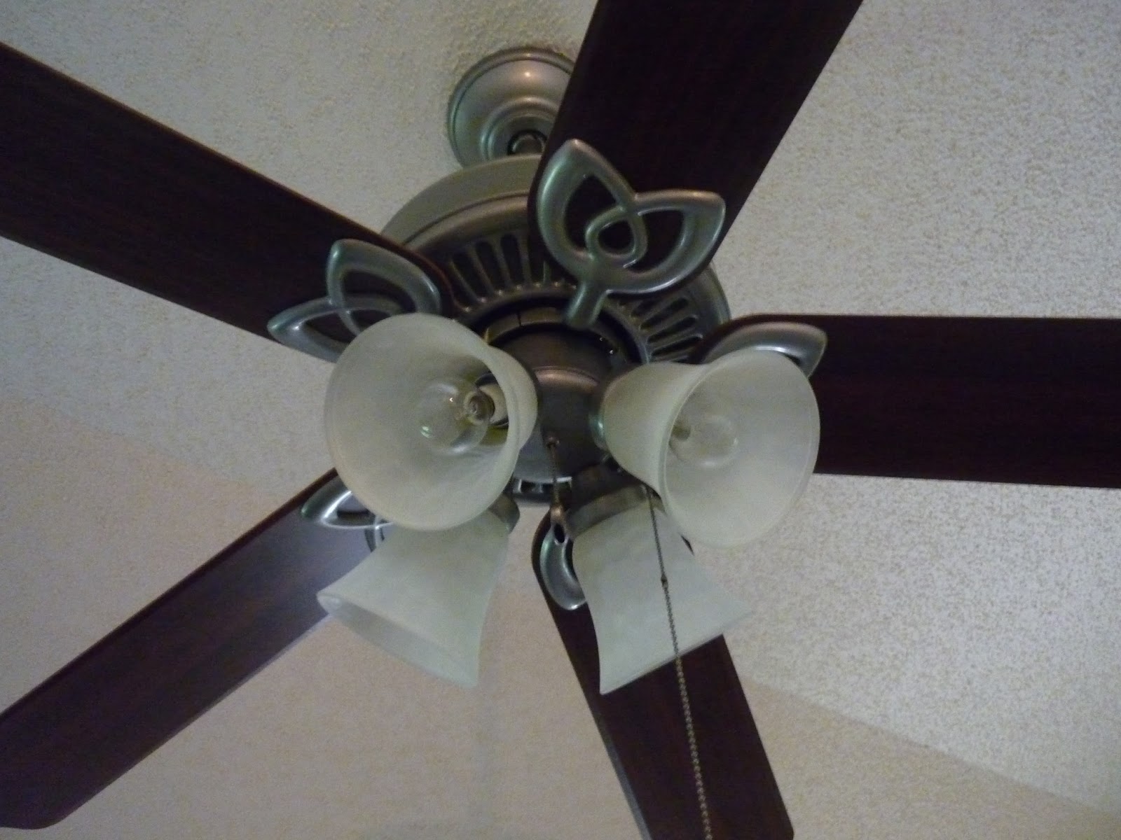 The Handy Dandy Helper: DIY Ceiling Fan Makeover