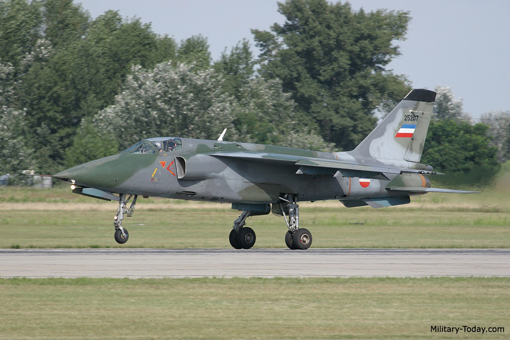 Desarrollo y Defensa: Avión de ataque a tierra y reconocimiento Soko J ...