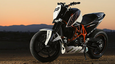 BIKES WORLD: KTM Introduces Track Only Duke 690