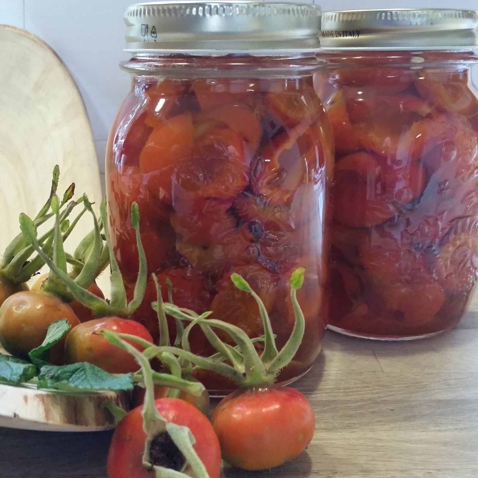 Bjørnemor...: Syltede hyben til ost og dessert...