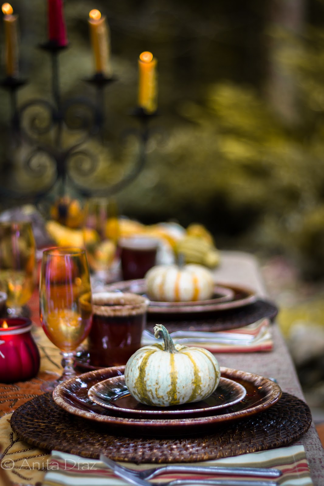 Autumn dining alfresco - Whispering Pines Homestead