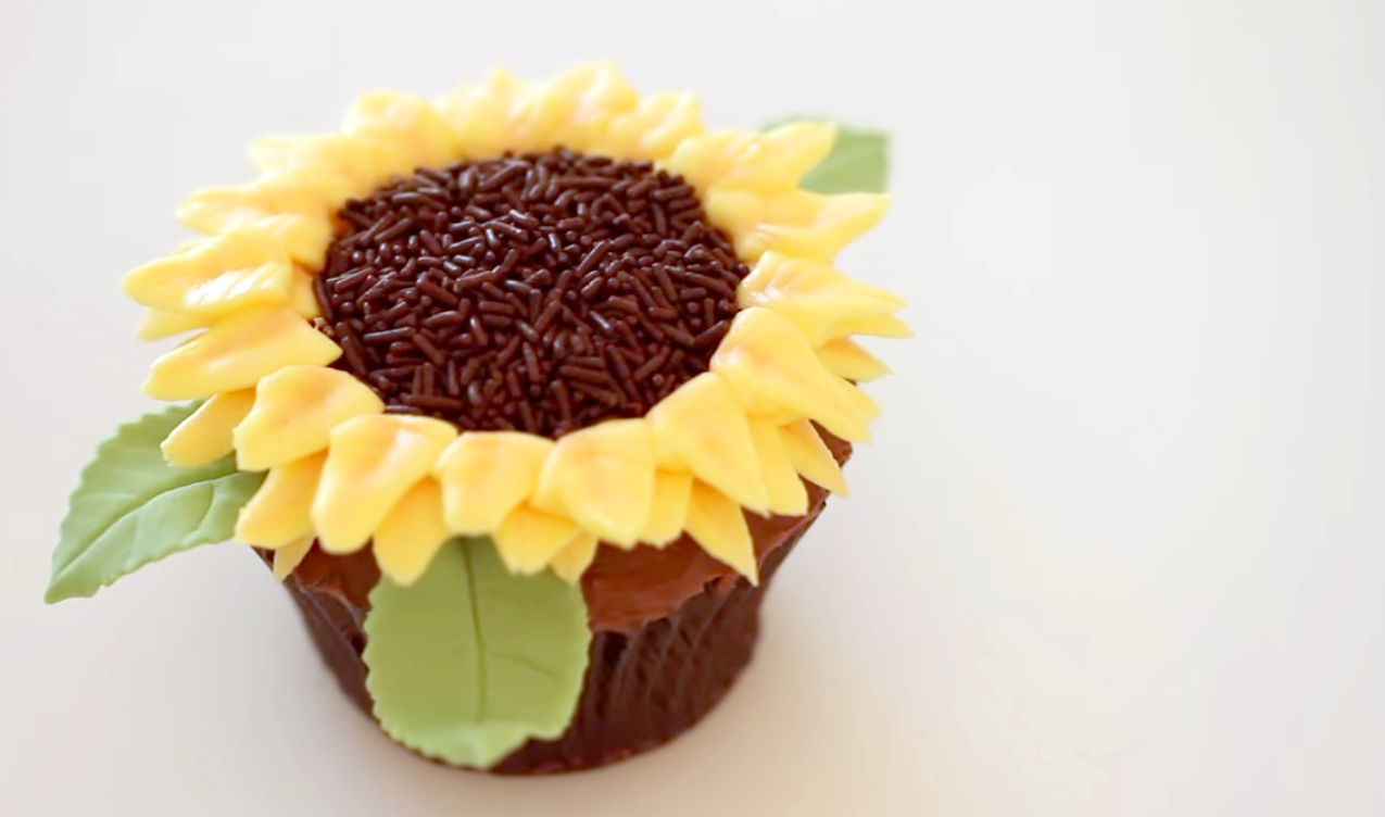 Flingers Party Shop Blog: Sunflower Cupcakes | Tutorial