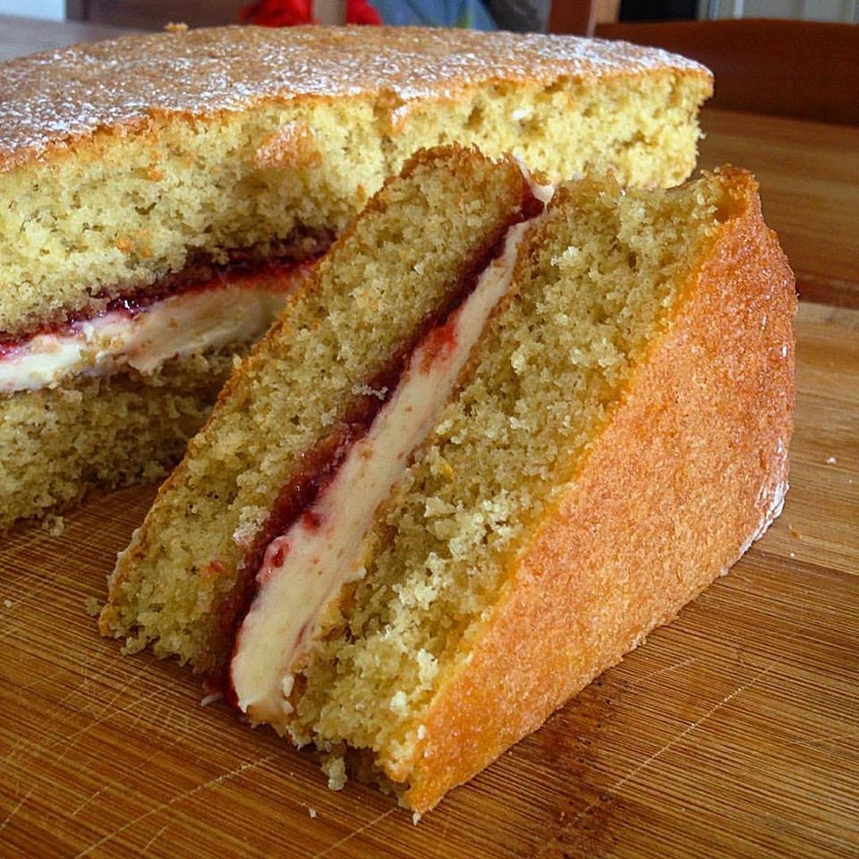 MATTYB BAKES: CLASSIC VICTORIA SPONGE