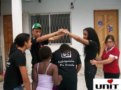 Resgate de brincadeiras antigas: Passa passará