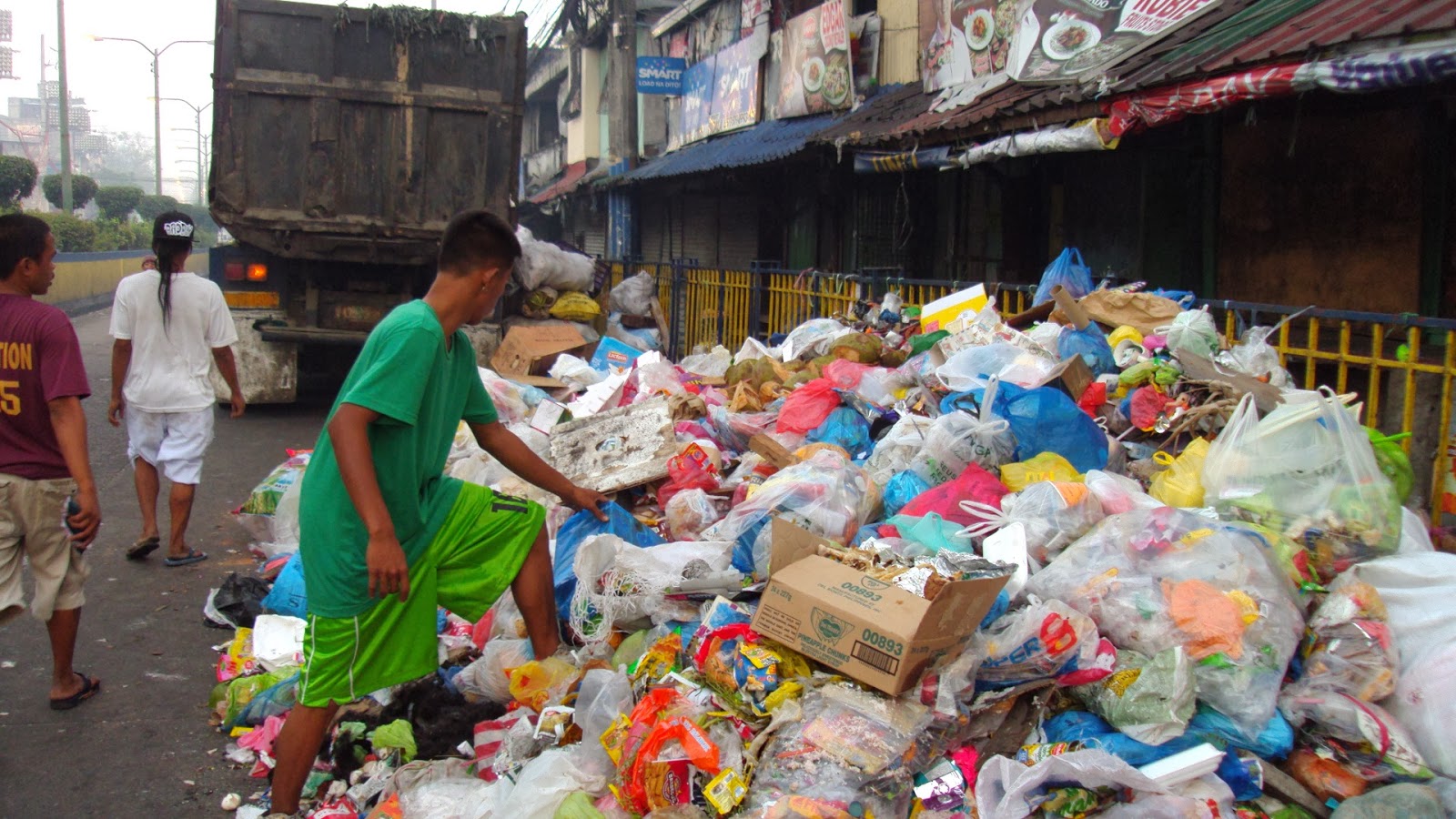 Green Group Laments Over Post-Revelry Garbage in Metro Manila’s Streets ...
