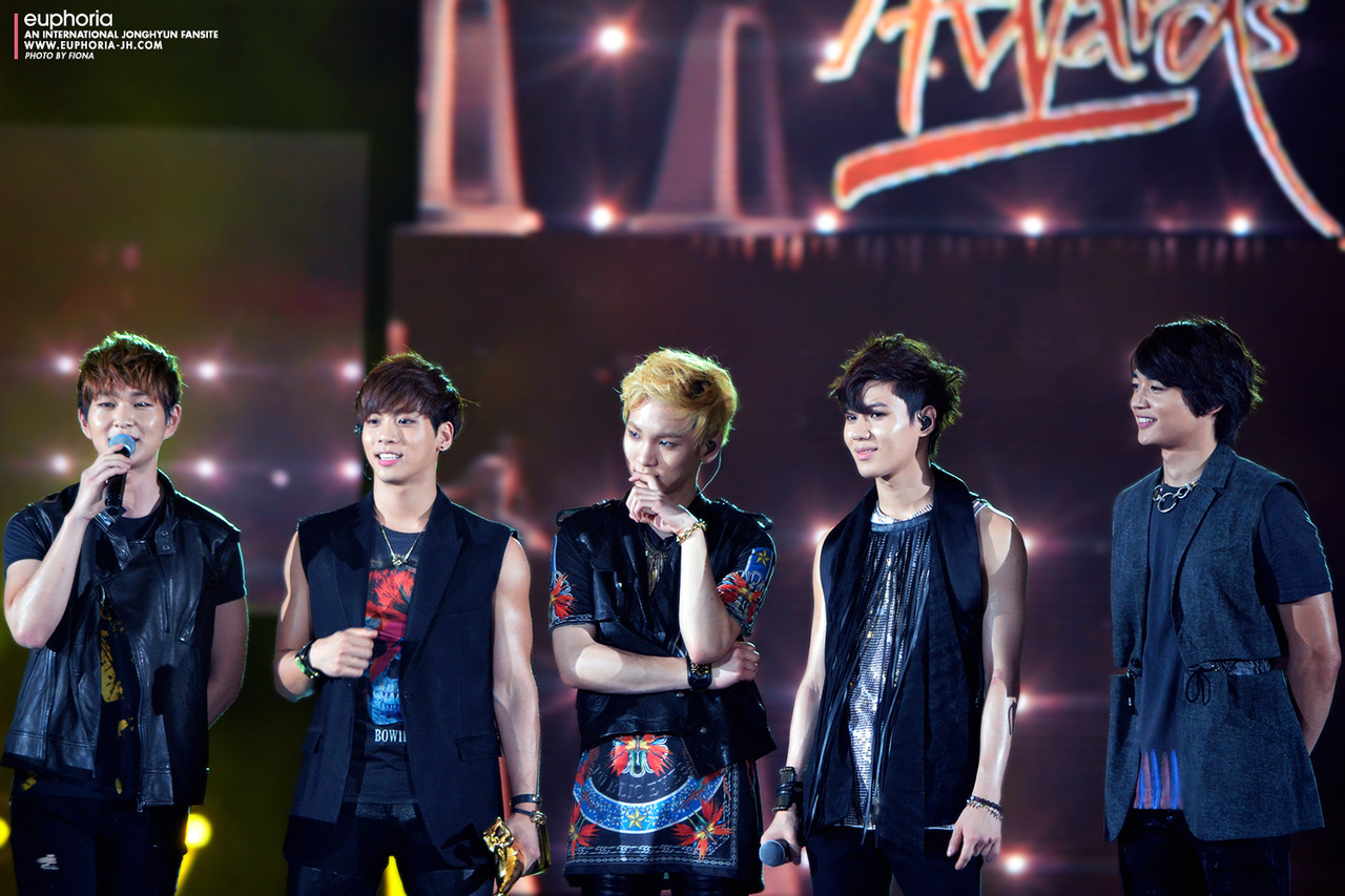 Watch 11 Minutes of SHINee at the 2013 Golden Disk Awards