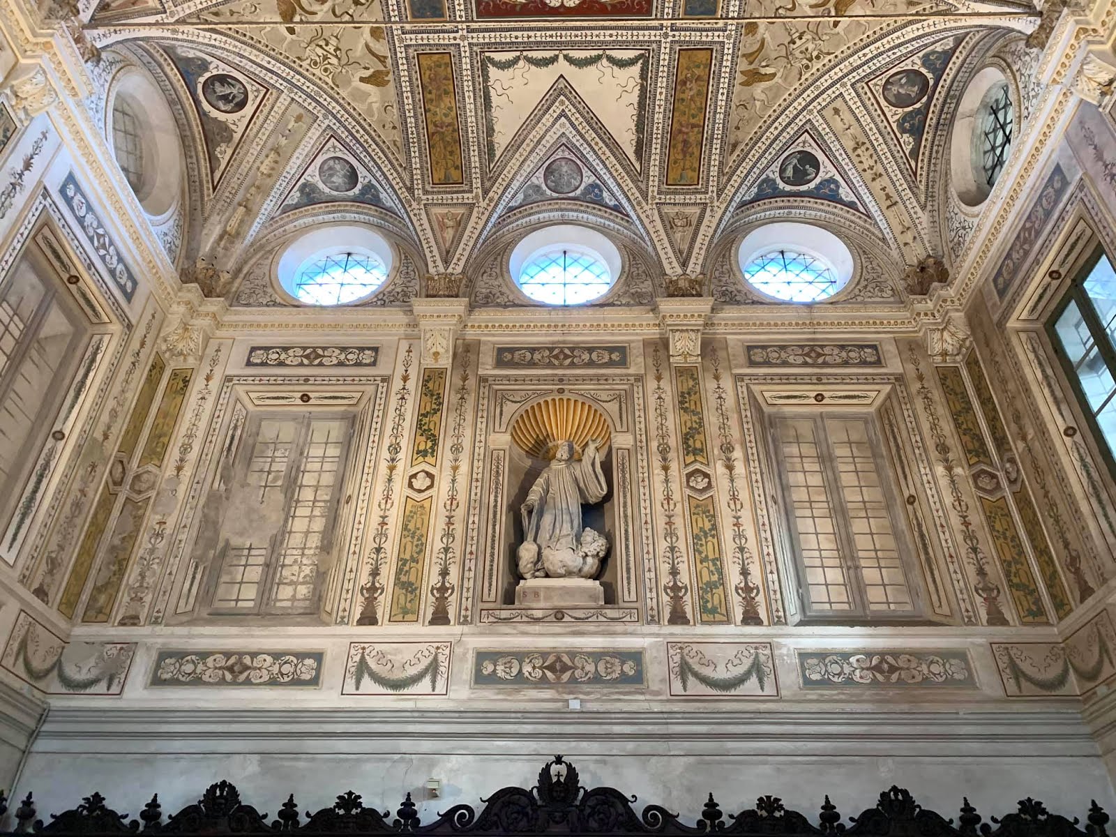 Guilio Romano's Monumental Sacristy in the Abbazia di San Benedetto ...