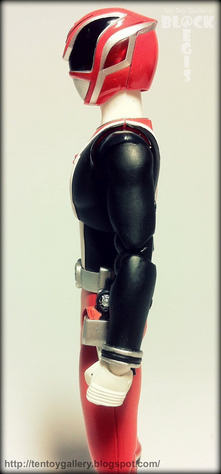 Ten Toy Gallery: Review: S.H.Figuarts Deka Red