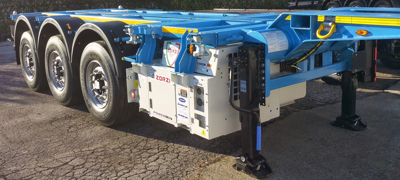 Zorzi 2.0 Srl: Portacontainer allungabile con gruppo frigo