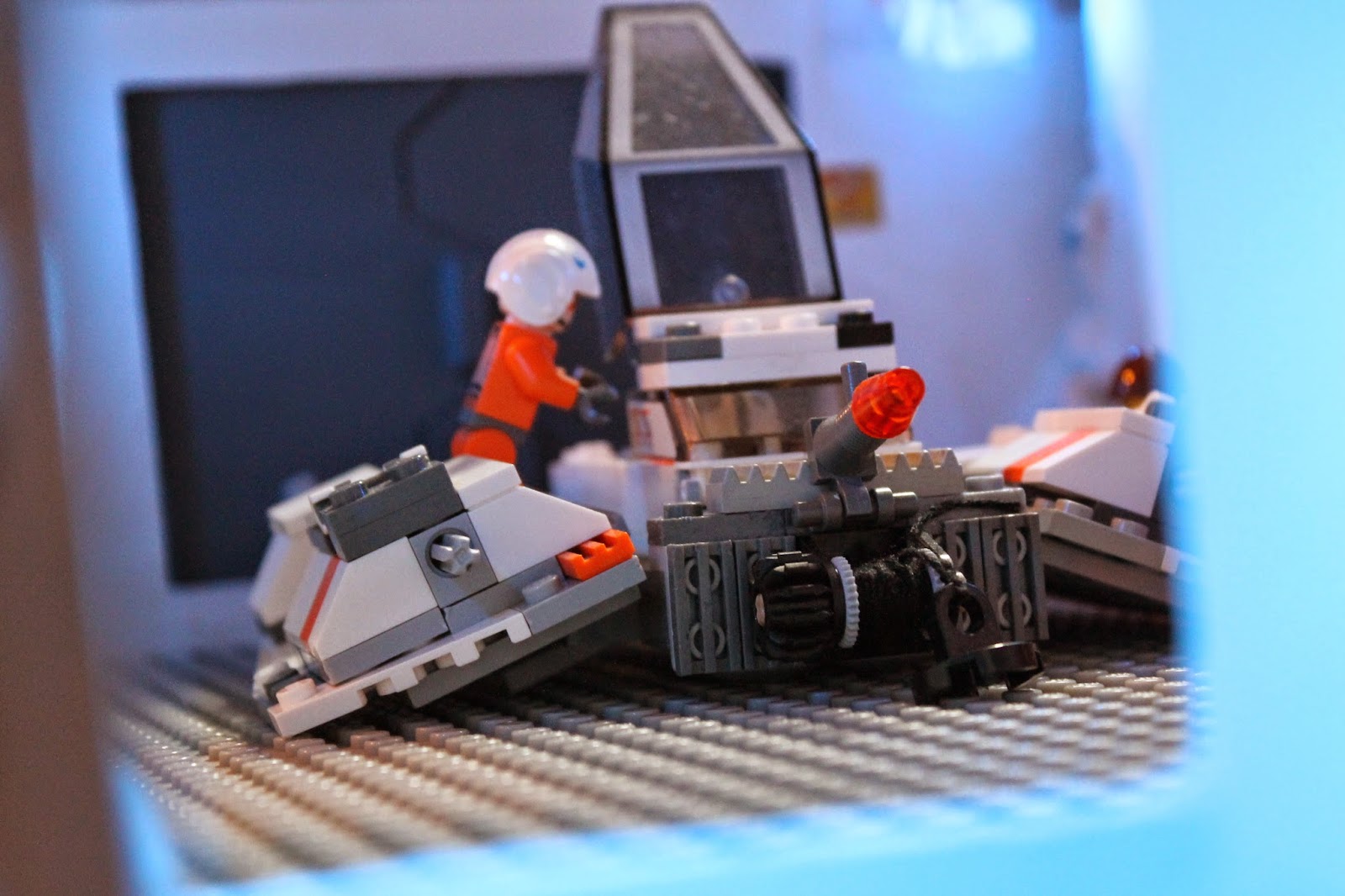 1/72 Scale Kits & Diorama: Lego Star Wars Hoth Base