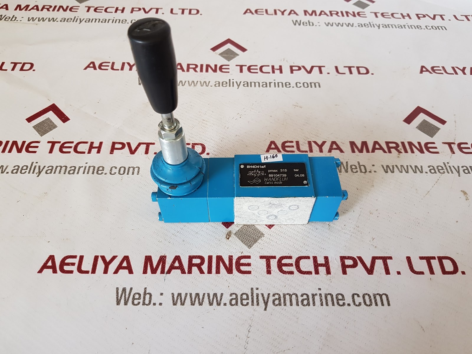 WANDFLUH BH4D41A/F SPOOL VALVE W/ HAND LEVER 315BAR - Aeliya Marine