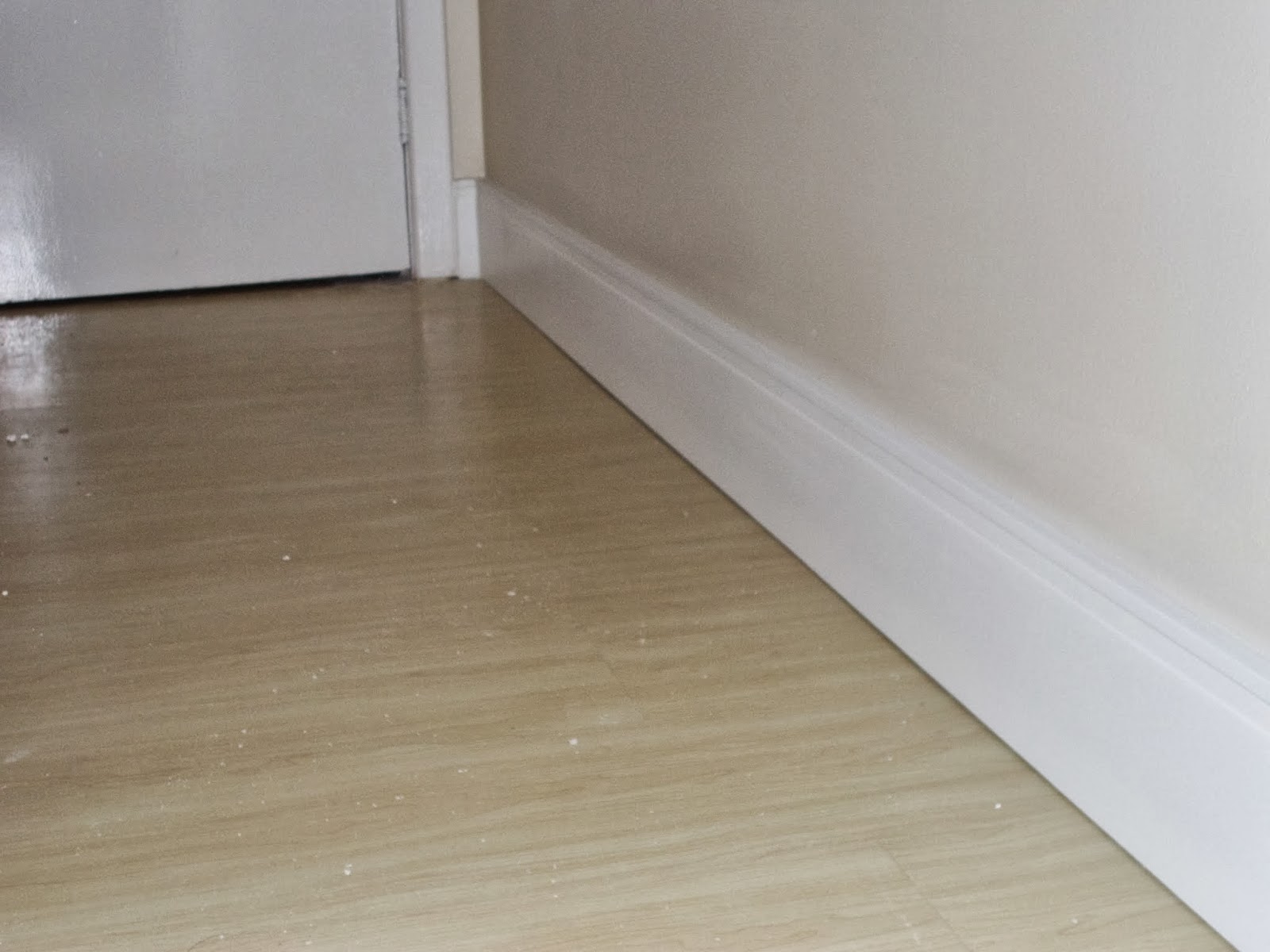 Rodapé de Mdf WR: Rodapé de mdf wr instalado com cola em São Paulo e Gr ...