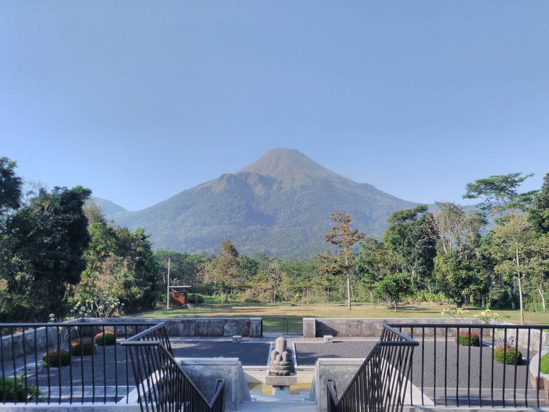 Tiket Masuk Dan Lokasi UTC Trawas Mojokerto, Kolam Renang Hits Dengan ...