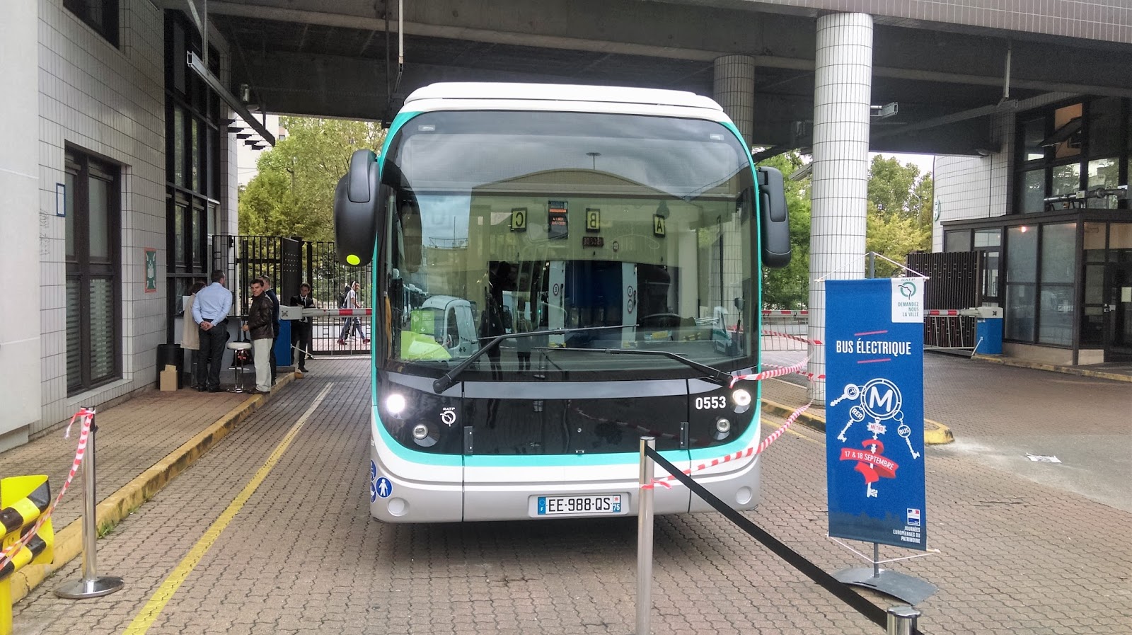 L'arrivée des Bolloré Bluebus 12m sur la ligne de bus RATP 341 ...