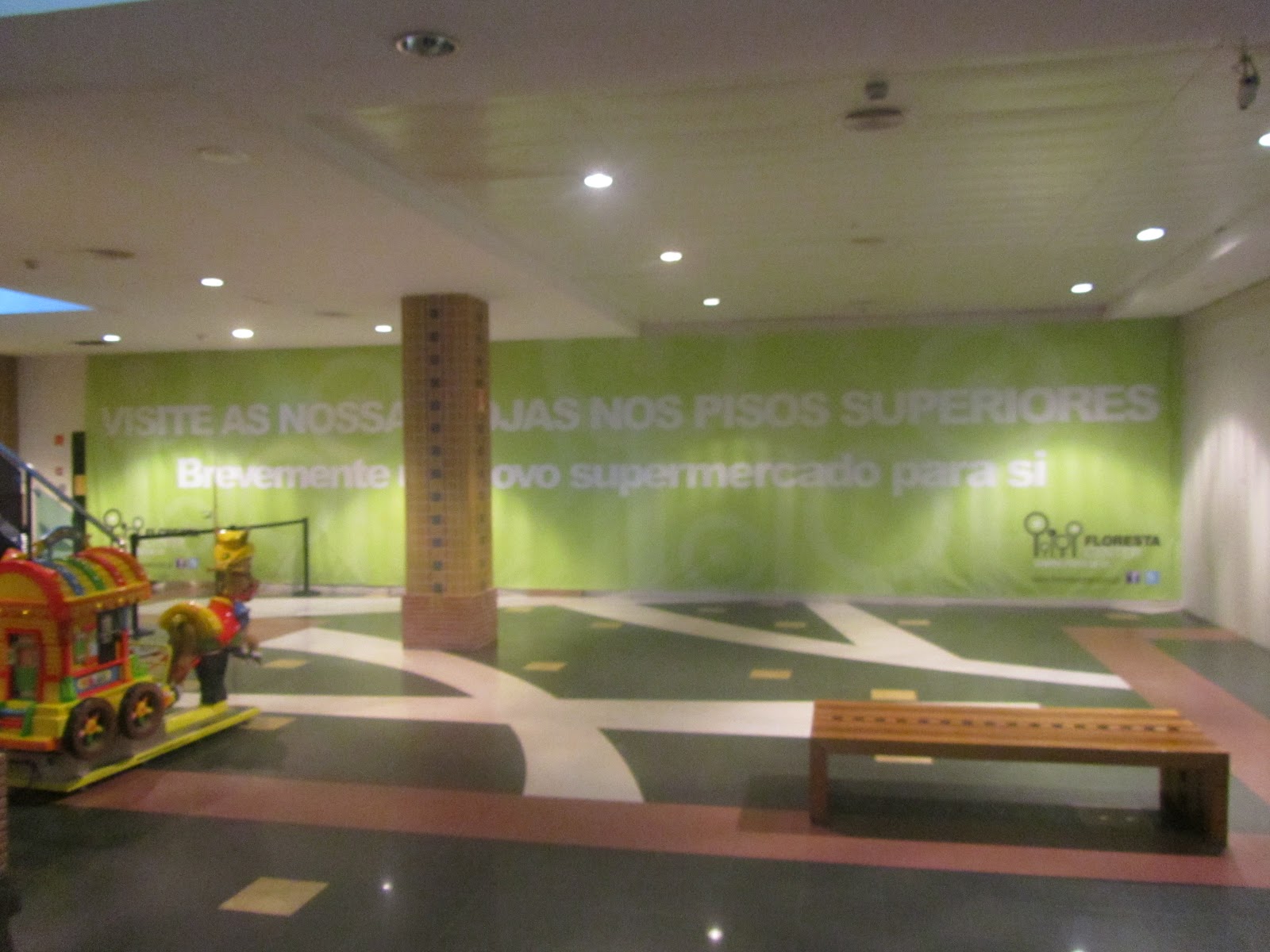 Algueirão - Mem Martins: Supermercado no Floresta Center