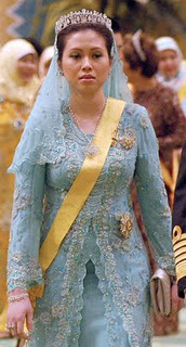 Little Cottage of Dreams: THE STORY OF AZRINAZ