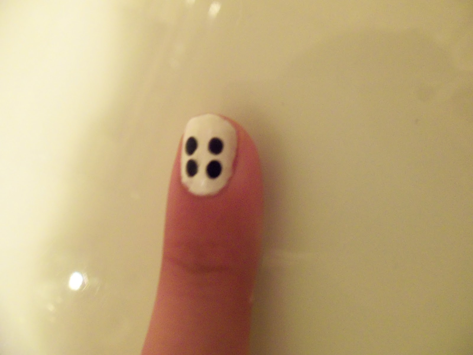 DIY Courtney: DIY Dice nail art