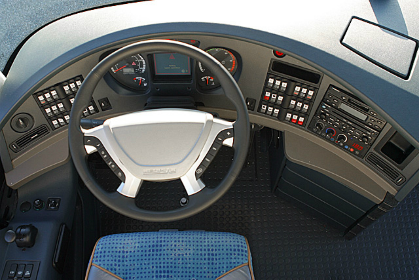 MAN Neoplan Starliner HD Wallpapers Bus Photos ~ HD Car Wallpapers