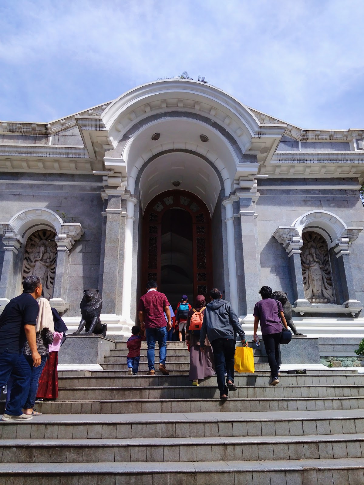 Kebun Raya Bogor, Wisata Murah Meriah yang Wajib Dikunjungi