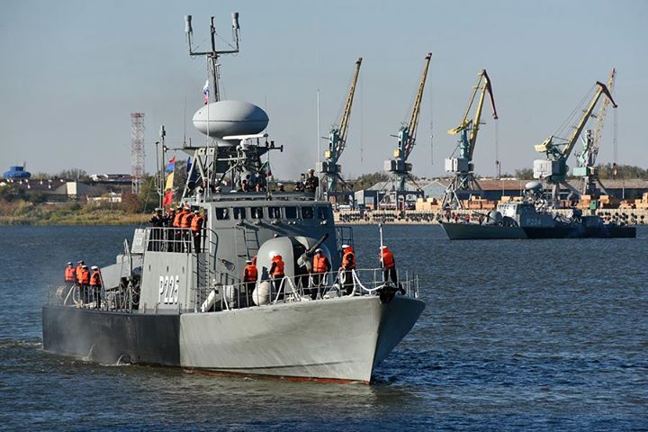 Uskowi on Iran - اسکویی در باره ایران: Iran Navy Sina-class fast attack ...