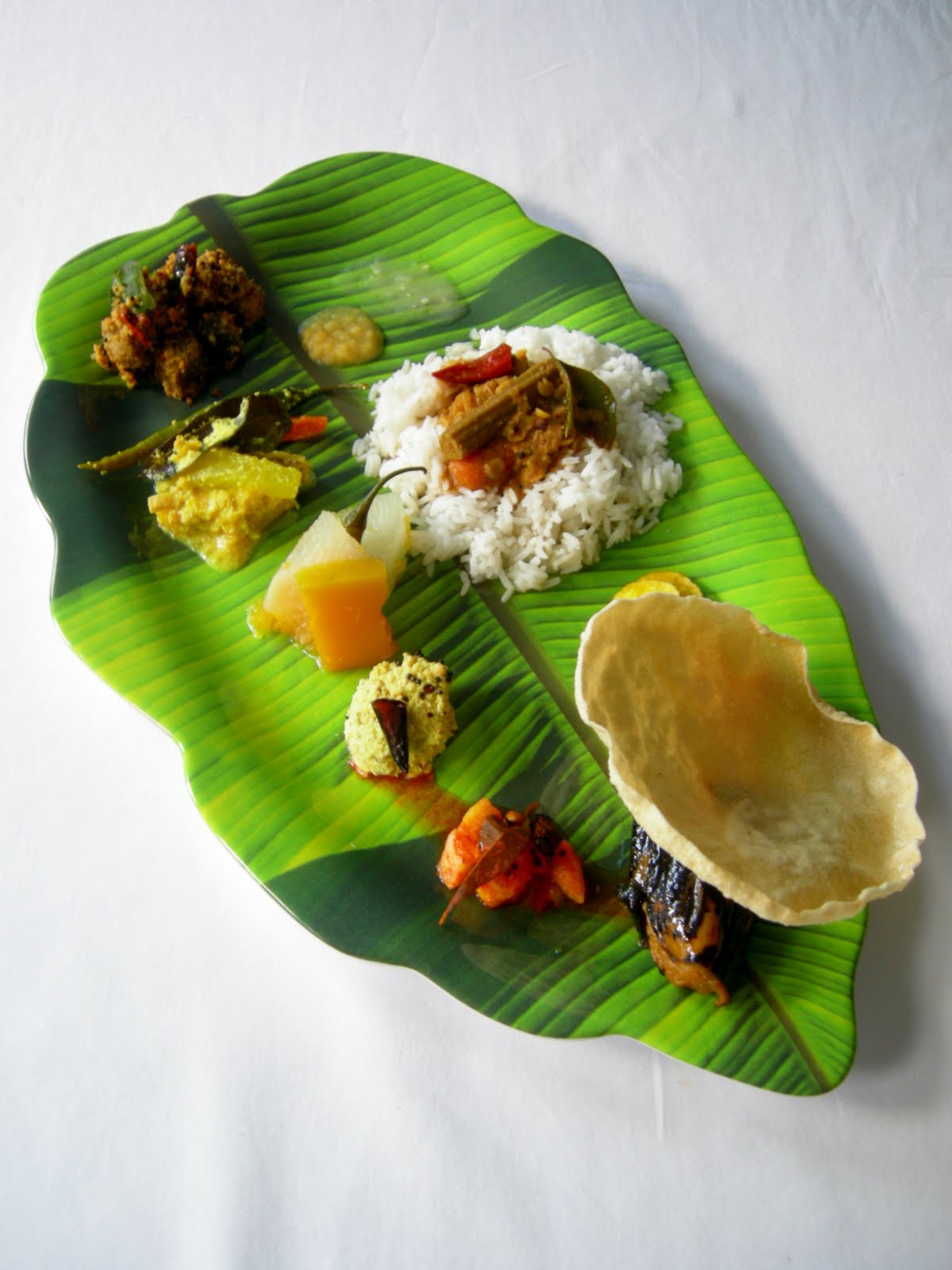Tiffin Carrier Antic/que's!: Onam Sadya Vibhavangal: Kerala Onam Feast