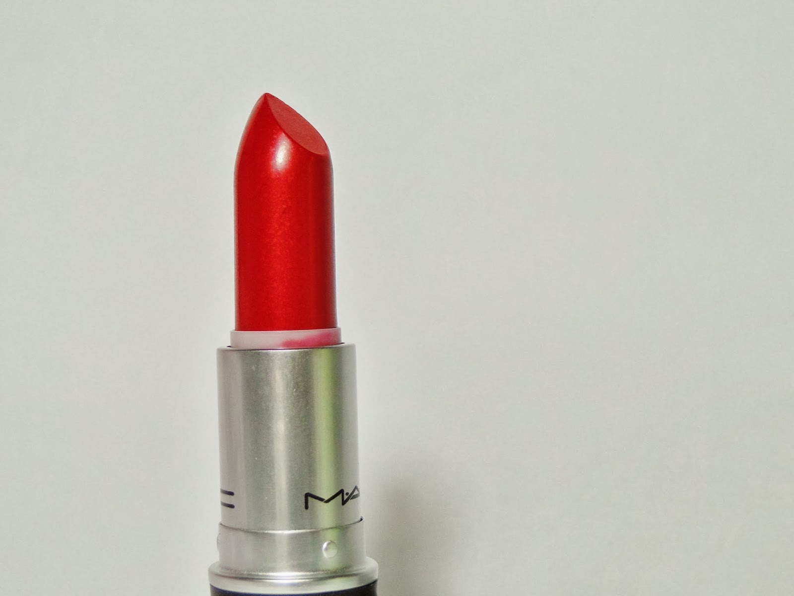 DERMAIS: BATOM MAC RED