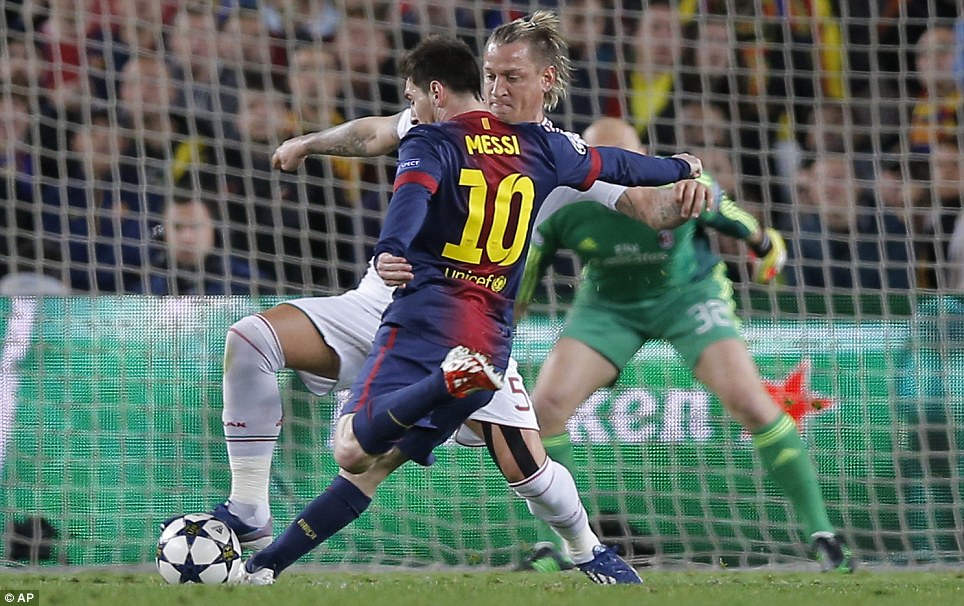 Lionel Messi - The Champion: Lionel Messi Overall 2013 HD