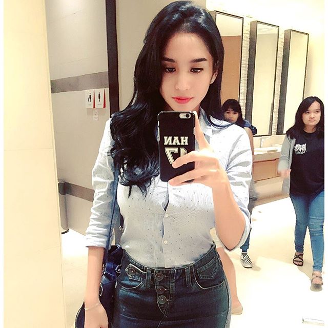 Bibie Julius | DHE MODEL