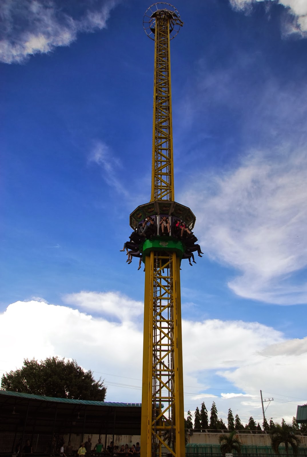 Extreme Ride @ EK : ~ GUMAMELA SA PARAISO