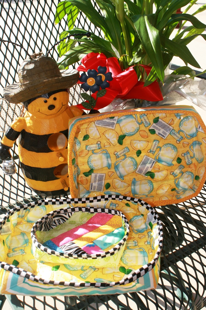 Buzzing and Bumbling: Snack Tray or Basket Tutorial