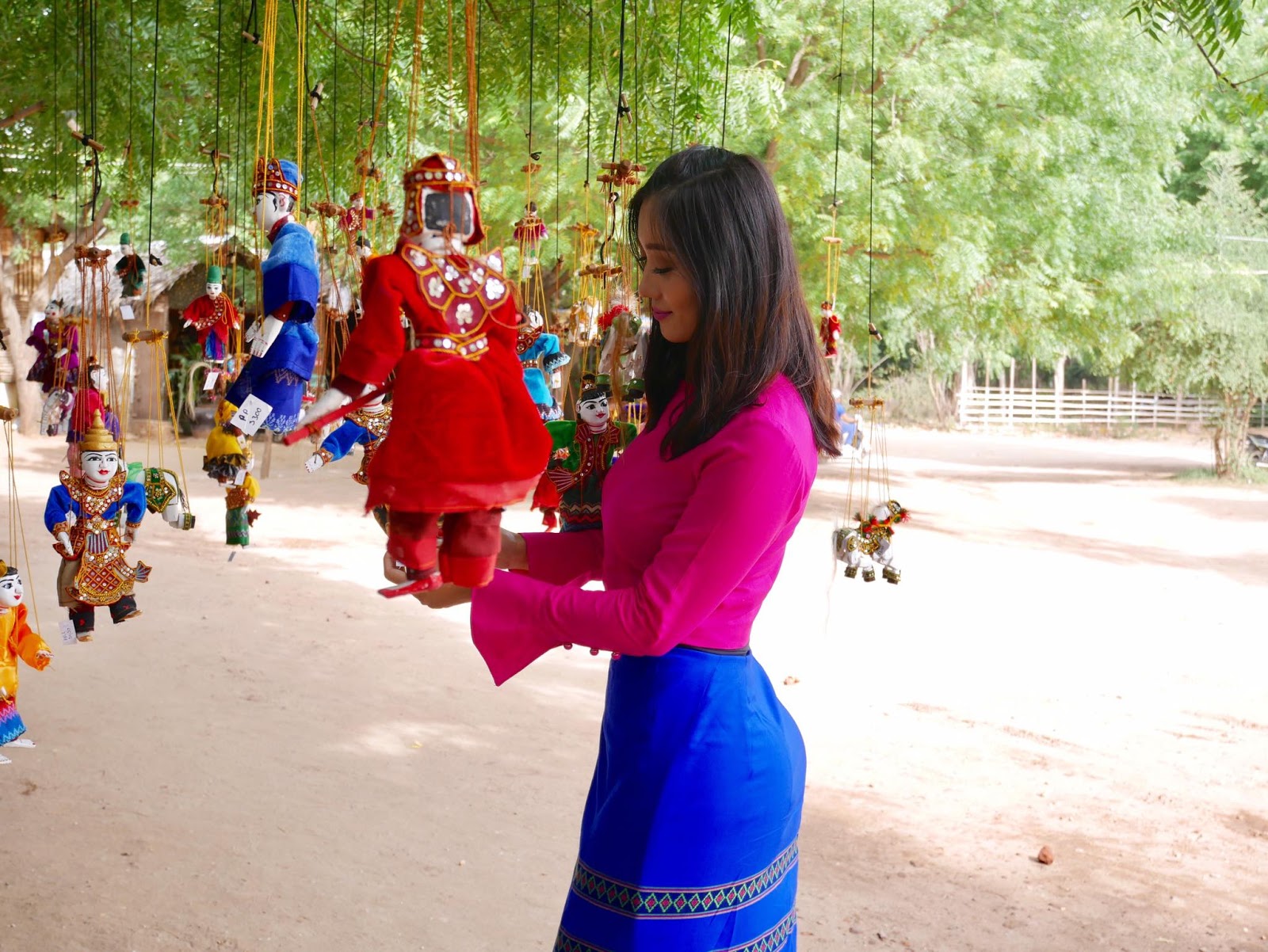 Lu Lu Aung Fabulous Pictures In Ancient Bagan