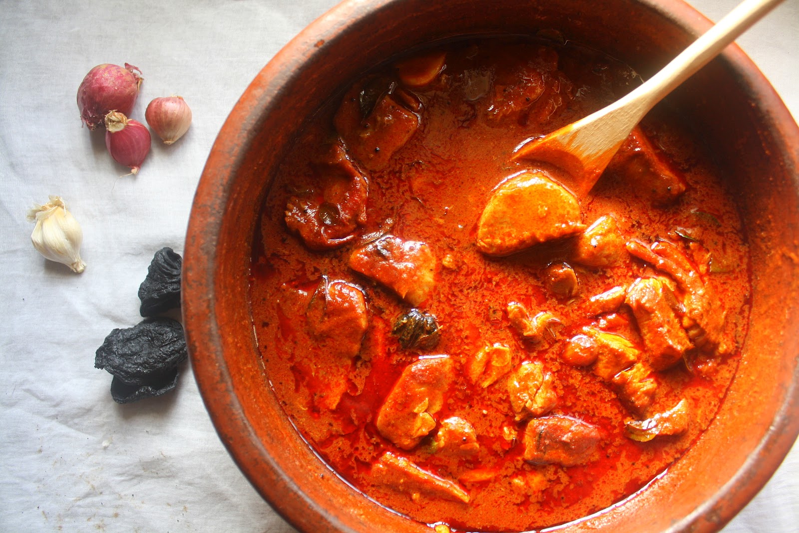 For the love of food!: Naadan Meenu Curry - Kerala Fish Curry