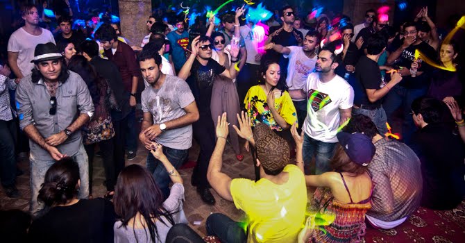 Phool Aur Kankar Secret Westen Style Dance Parties In Lahore And Islamabad