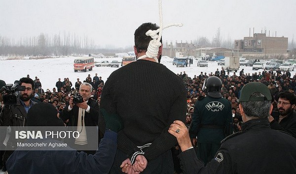 Iran: Prisoner Hanged in Public