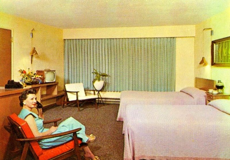 44 Cool Pics Show Bedroom Interior of the 1950s and '60s American ...