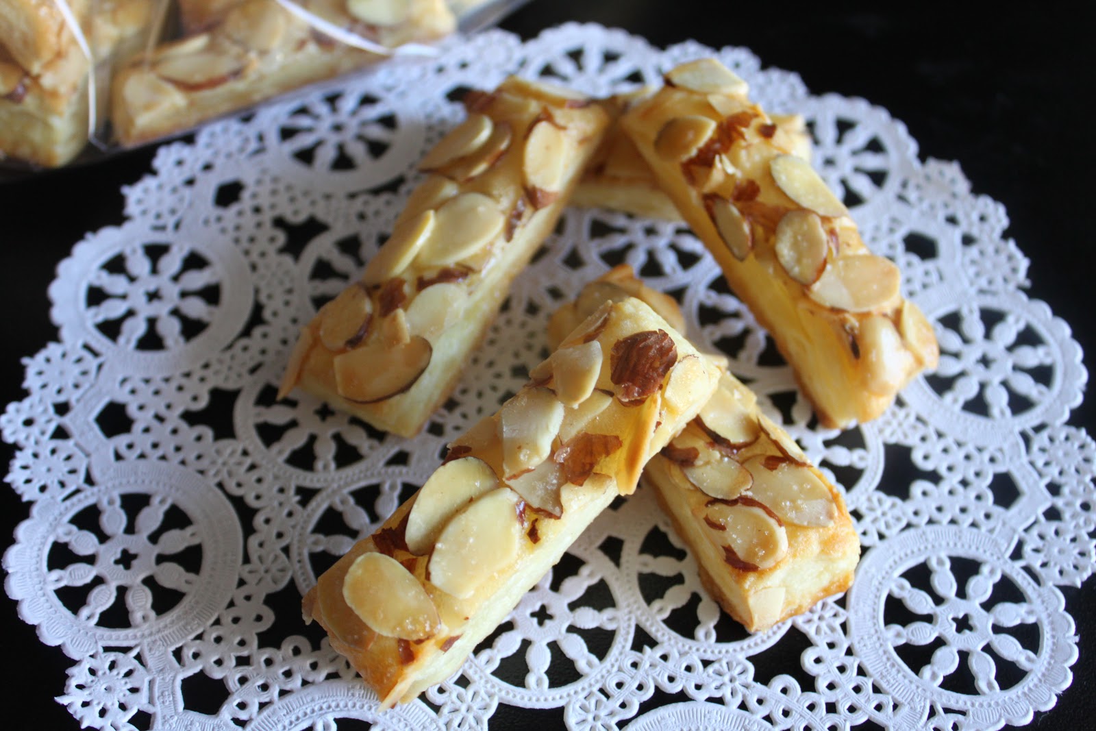 Yu's Pink Kitchen: Almond Puff Pastry (Video)