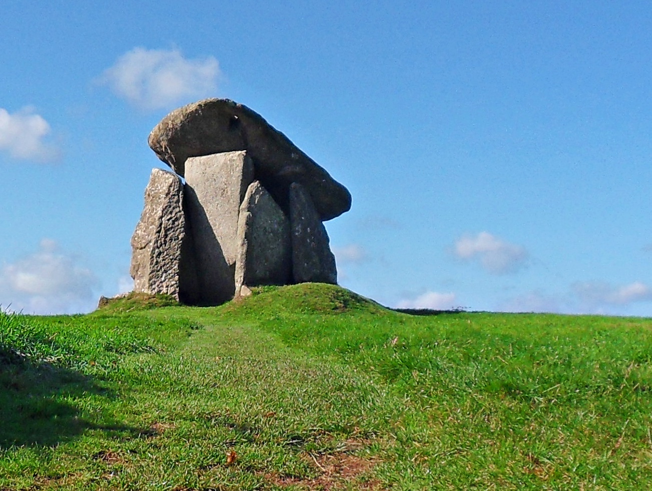 Mike's Cornwall: Over 5000 Years Old: The Mysterious Trevethy Quoit In ...