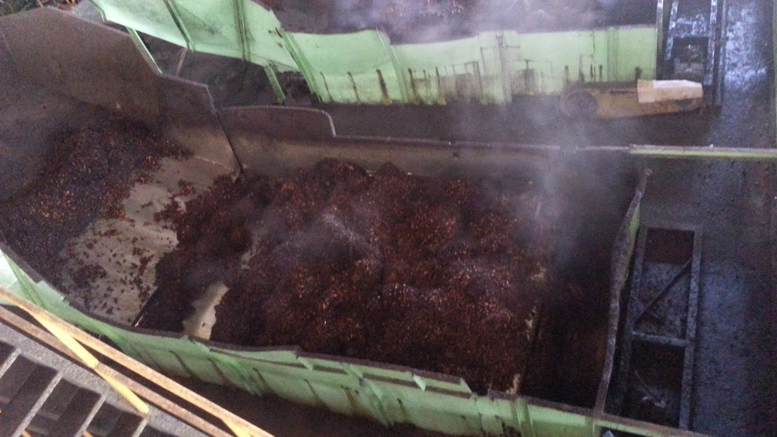 Sharing station: Thresher and EFB press