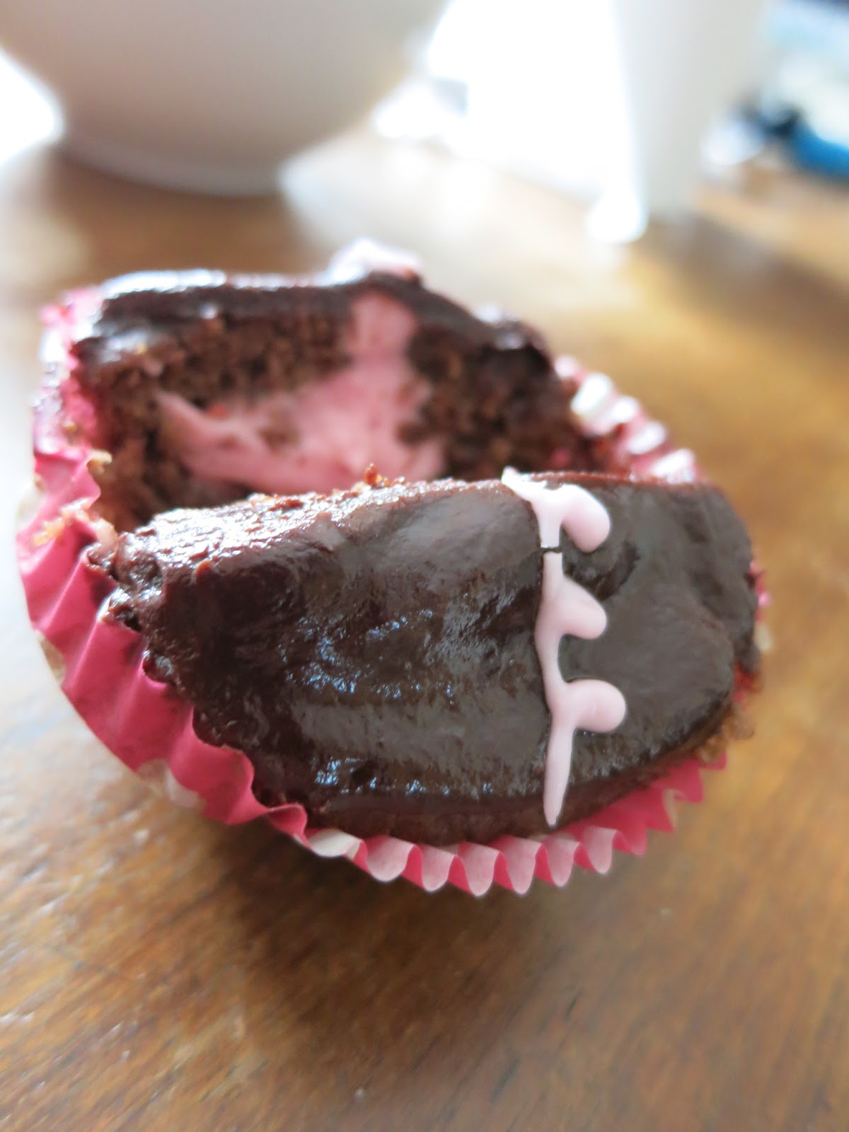 everyday sage: raspberry 'hostess' cupcakes