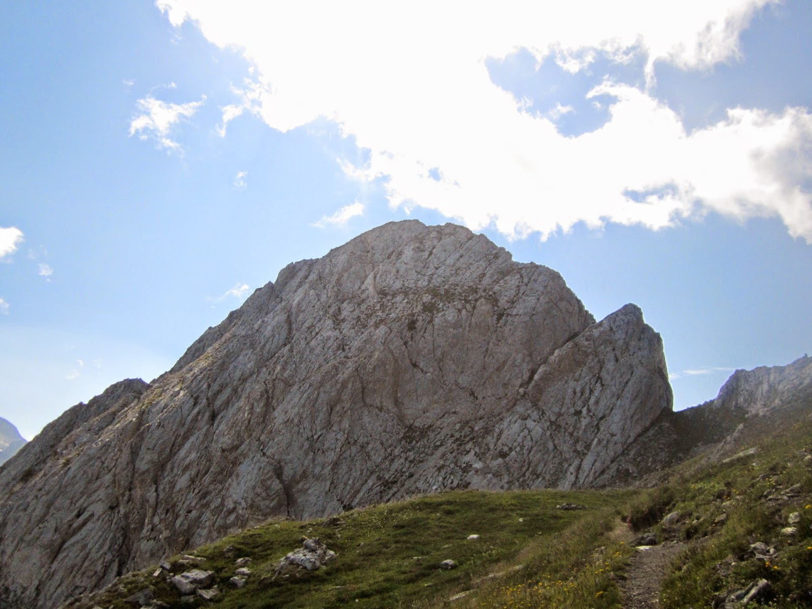 MONTAÑAS DE AYER Y DE HOY: FORMIGAL (TENA) - Peña Foratata 2.341m y ...
