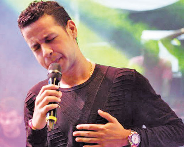 Martín Elías, el ocaso de los ídolos | La Pluma & La Herida