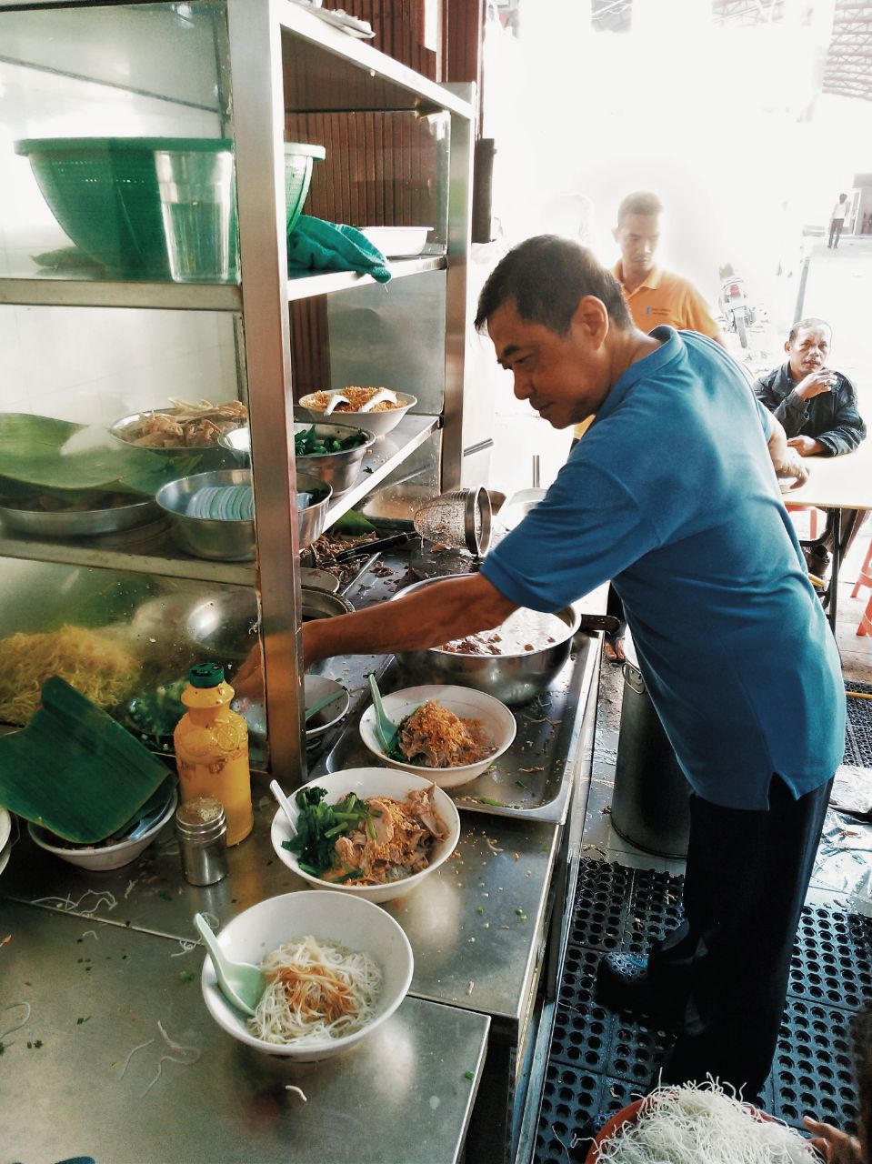 Pesona Rasa dan Nostalgia di Bihun Bebek Asie Kumango - Albertna.com