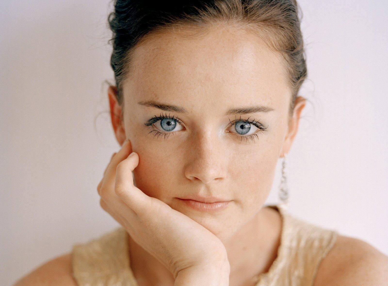 Alexis Bledel Photo Gallery